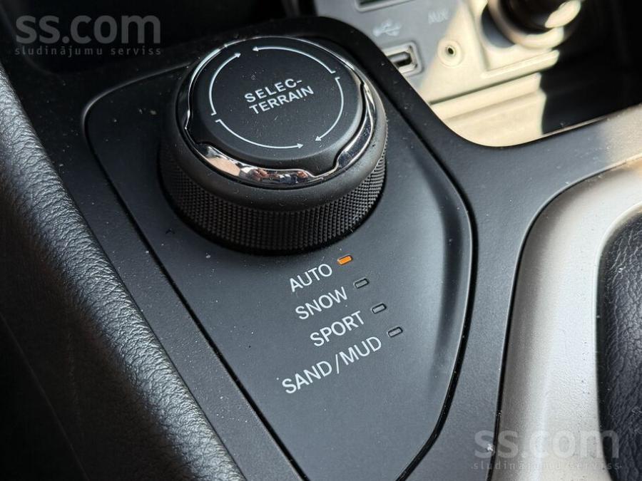 Melns Jeep Cherokee 2016 Rīga, ar dzinēja tilpumu 2.20 L un nobraukumu 194 tūkst. km par 10950 €, foto 15 vietnē AUTOMOTO.COM.LV