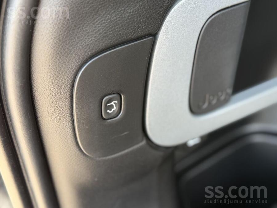 Melns Jeep Cherokee 2016 Rīga, ar dzinēja tilpumu 2.20 L un nobraukumu 194 tūkst. km par 10950 €, foto 19 vietnē AUTOMOTO.COM.LV