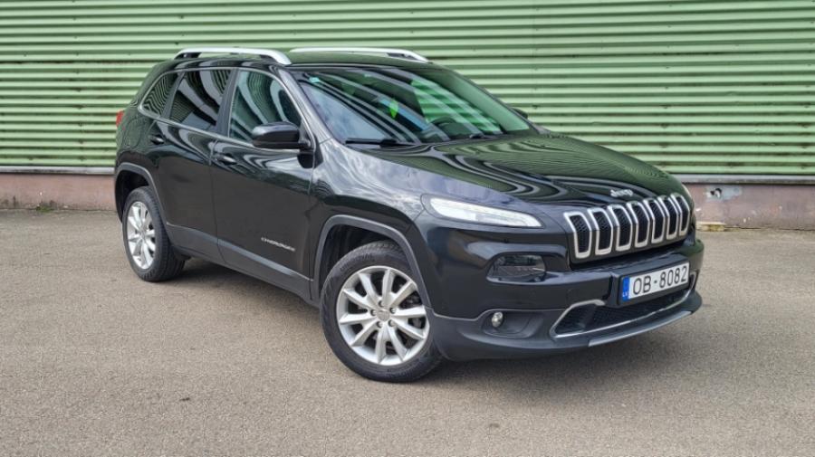 Black Jeep Cherokee 2016 in Riga, with an engine capacity of 2.20 L and mileage of 193 thousand km for 11900 €, photo 1 on AUTOMOTO.COM.LV