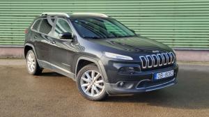 Black Jeep Cherokee 2016 in Riga, with an engine capacity of 2.20 L and mileage of 193 thousand km for 11900 €, photo 3 on AUTOMOTO.COM.LV