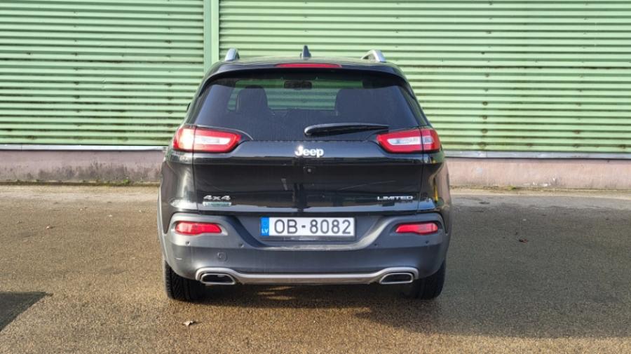 Black Jeep Cherokee 2016 in Riga, with an engine capacity of 2.20 L and mileage of 193 thousand km for 11900 €, photo 9 on AUTOMOTO.COM.LV