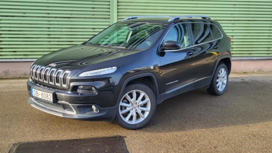 Black Jeep Cherokee 2016 in Riga, with an engine capacity of 2.20 L and mileage of 193 thousand km for 11900 €, photo 23 on AUTOMOTO.COM.LV