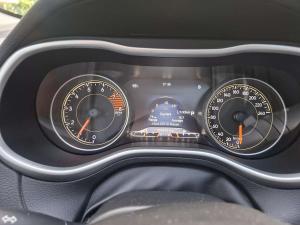 Black Jeep Cherokee 2016 in Vilnius, with an engine capacity of 3.20 L and mileage of 263 thousand km for 8500 €, photo 20 on AUTOMOTO.COM.LV