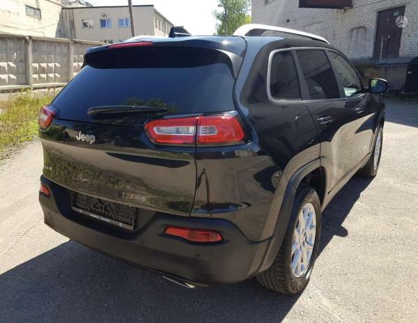 Melns Jeep Cherokee 2016 Šauļi, ar dzinēja tilpumu 2.18 L un nobraukumu 174 tūkst. km par 9700 €, foto 4 vietnē AUTOMOTO.COM.LV