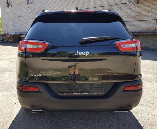Melns Jeep Cherokee 2016 Šauļi, ar dzinēja tilpumu 2.18 L un nobraukumu 174 tūkst. km par 9700 €, foto 6 vietnē AUTOMOTO.COM.LV