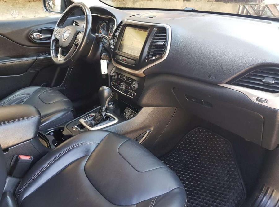 Melns Jeep Cherokee 2016 Šauļi, ar dzinēja tilpumu 2.18 L un nobraukumu 174 tūkst. km par 9700 €, foto 10 vietnē AUTOMOTO.COM.LV