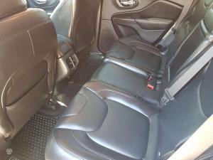 Melns Jeep Cherokee 2016 Šauļi, ar dzinēja tilpumu 2.18 L un nobraukumu 174 tūkst. km par 9700 €, foto 12 vietnē AUTOMOTO.COM.LV