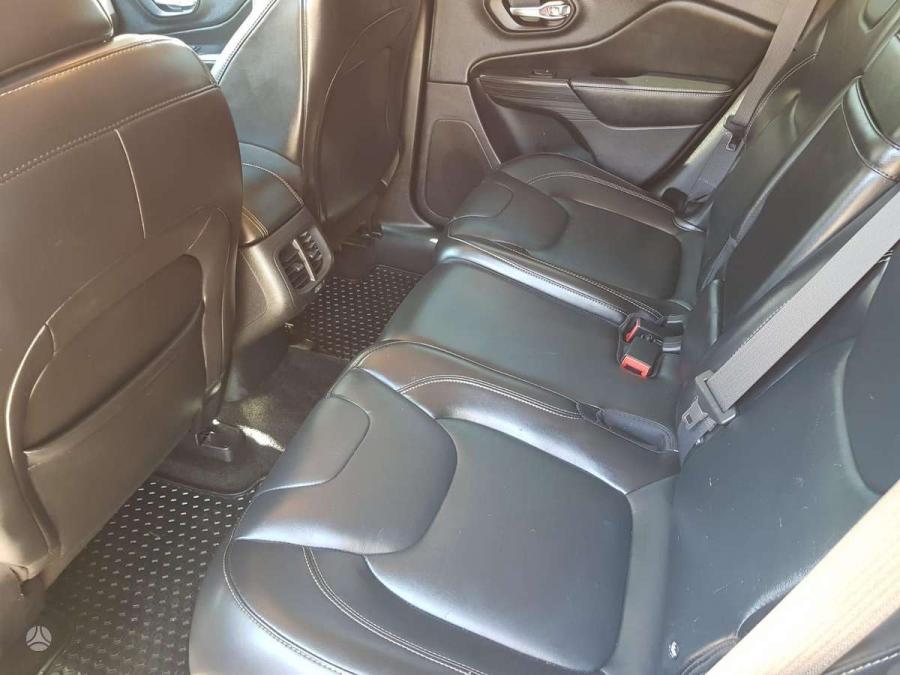 Melns Jeep Cherokee 2016 Šauļi, ar dzinēja tilpumu 2.18 L un nobraukumu 174 tūkst. km par 9700 €, foto 12 vietnē AUTOMOTO.COM.LV