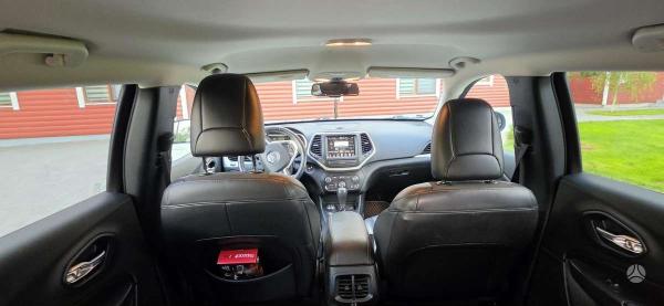 Melns Jeep Cherokee 2016 Klaipėda, ar dzinēja tilpumu 3.24 L un nobraukumu 237 tūkst. km par 10490 €, foto 8 vietnē AUTOMOTO.COM.LV