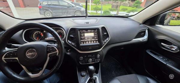 Melns Jeep Cherokee 2016 Klaipėda, ar dzinēja tilpumu 3.24 L un nobraukumu 237 tūkst. km par 10490 €, foto 10 vietnē AUTOMOTO.COM.LV