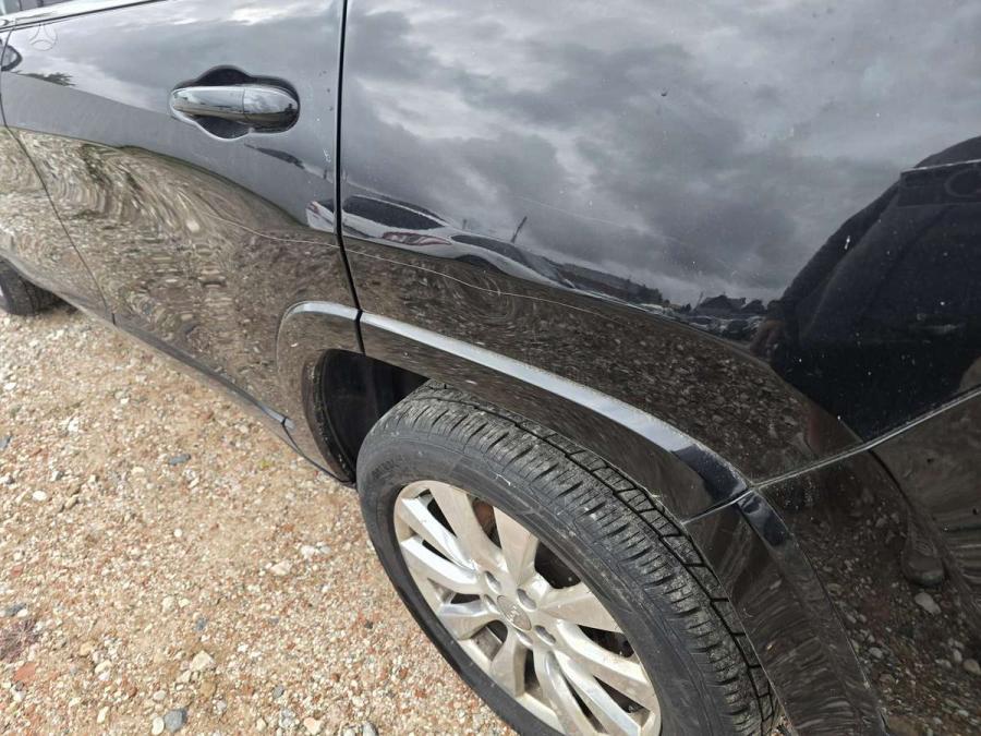 Black Jeep Cherokee 2017 in Taurage, with an engine capacity of 2.18 L and mileage of 89 thousand km for 7500 €, photo 5 on AUTOMOTO.COM.LV