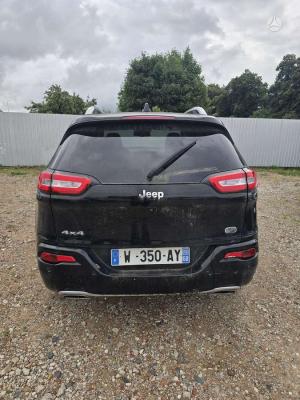 Black Jeep Cherokee 2017 in Taurage, with an engine capacity of 2.18 L and mileage of 89 thousand km for 7500 €, photo 8 on AUTOMOTO.COM.LV
