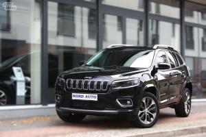 Black Jeep Cherokee 2018 in Kaunas, with an engine capacity of 2.20 L and mileage of 84 thousand km for 24429 €, photo 2 on AUTOMOTO.COM.LV