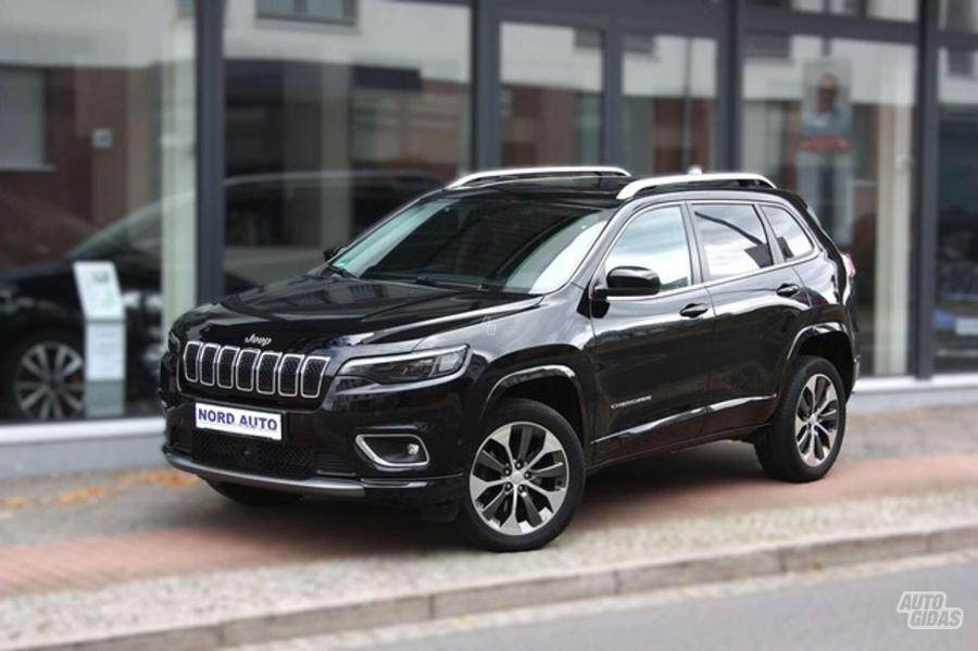 Black Jeep Cherokee 2018 in Kaunas, with an engine capacity of 2.20 L and mileage of 84 thousand km for 24429 €, photo 4 on AUTOMOTO.COM.LV