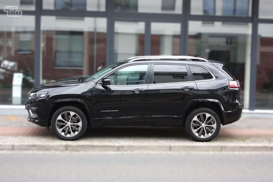 Black Jeep Cherokee 2018 in Kaunas, with an engine capacity of 2.20 L and mileage of 84 thousand km for 24429 €, photo 5 on AUTOMOTO.COM.LV