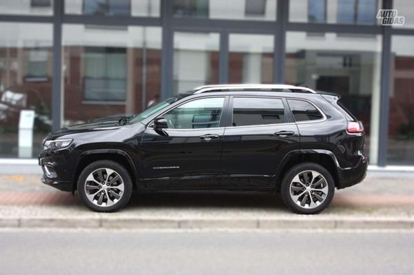 Black Jeep Cherokee 2018 in Kaunas, with an engine capacity of 2.20 L and mileage of 84 thousand km for 24429 €, photo 5 on AUTOMOTO.COM.LV