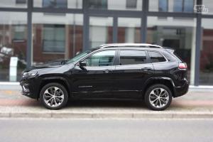 Black Jeep Cherokee 2018 in Kaunas, with an engine capacity of 2.20 L and mileage of 84 thousand km for 24429 €, photo 5 on AUTOMOTO.COM.LV