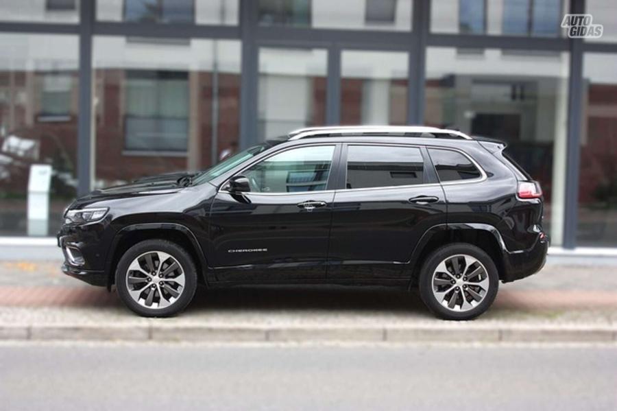Black Jeep Cherokee 2018 in Kaunas, with an engine capacity of 2.20 L and mileage of 84 thousand km for 24429 €, photo 5 on AUTOMOTO.COM.LV