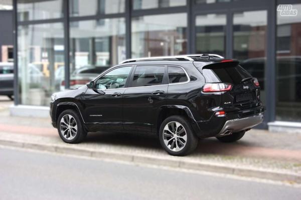 Black Jeep Cherokee 2018 in Kaunas, with an engine capacity of 2.20 L and mileage of 84 thousand km for 24429 €, photo 7 on AUTOMOTO.COM.LV