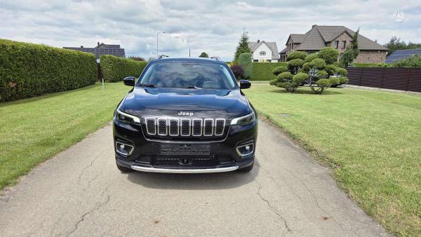 Black Jeep Cherokee 2019 in Kursenai, with an engine capacity of 3.24 L and mileage of 163 thousand km for 15800 €, photo 2 on AUTOMOTO.COM.LV
