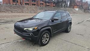 Black Jeep Cherokee 2020 in Vilnius, with an engine capacity of 3.24 L and mileage of 166 thousand km for 15900 €, photo  on AUTOMOTO.COM.LV