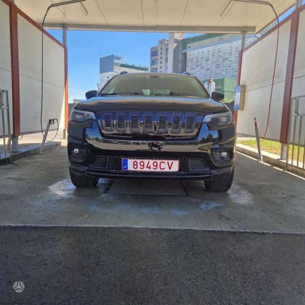 Black Jeep Cherokee 2020 in Klaipeda, with an engine capacity of 3.24 L and mileage of 83 thousand km for 16800 €, photo 3 on AUTOMOTO.COM.LV