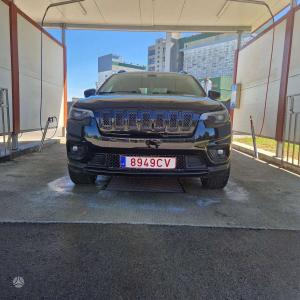 Black Jeep Cherokee 2020 in Klaipeda, with an engine capacity of 3.24 L and mileage of 83 thousand km for 16800 €, photo 4 on AUTOMOTO.COM.LV