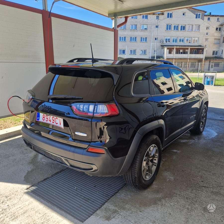 Black Jeep Cherokee 2020 in Klaipeda, with an engine capacity of 3.24 L and mileage of 83 thousand km for 16800 €, photo 5 on AUTOMOTO.COM.LV