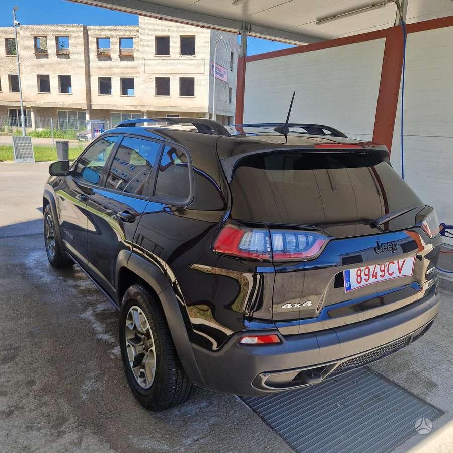 Black Jeep Cherokee 2020 in Klaipeda, with an engine capacity of 3.24 L and mileage of 83 thousand km for 16800 €, photo 12 on AUTOMOTO.COM.LV