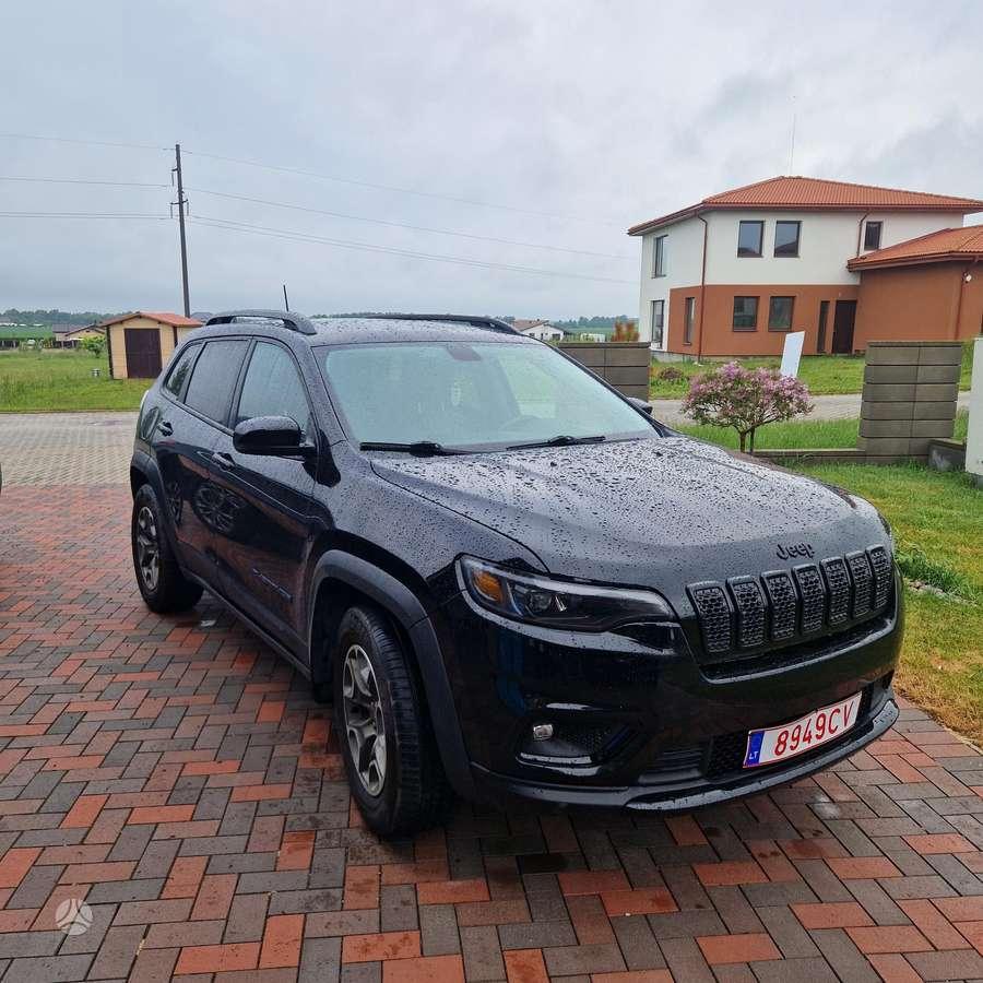 Black Jeep Cherokee 2020 in Klaipeda, with an engine capacity of 3.24 L and mileage of 83 thousand km for 16800 €, photo 17 on AUTOMOTO.COM.LV