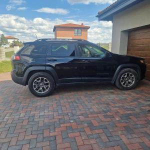 Black Jeep Cherokee 2020 in Klaipeda, with an engine capacity of 3.24 L and mileage of 83 thousand km for 16800 €, photo 22 on AUTOMOTO.COM.LV