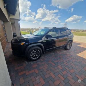 Black Jeep Cherokee 2020 in Klaipeda, with an engine capacity of 3.24 L and mileage of 83 thousand km for 16800 €, photo 23 on AUTOMOTO.COM.LV