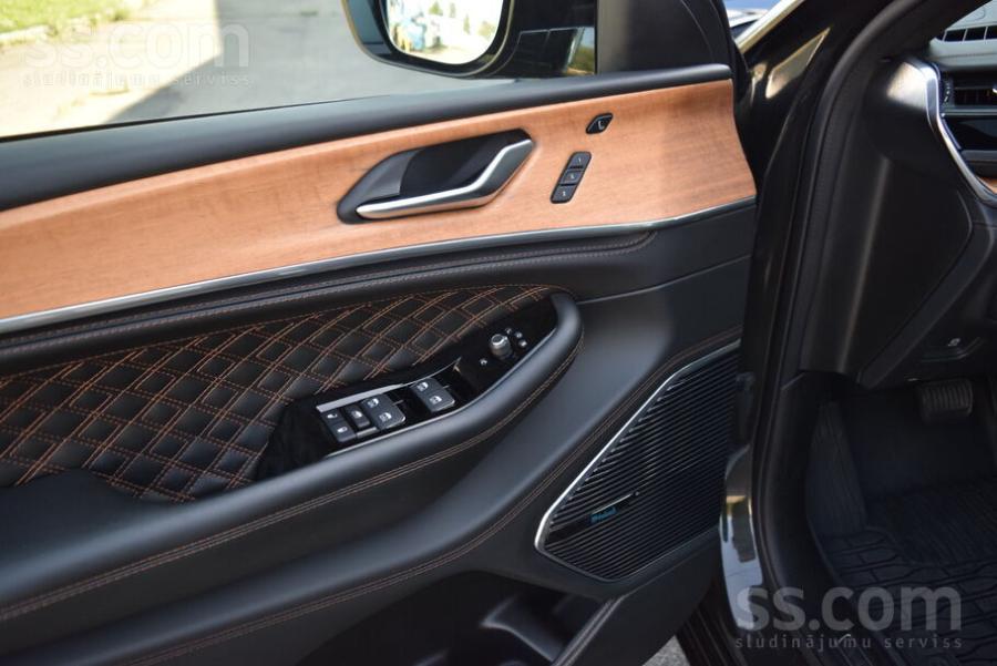 Melns Jeep Cherokee 2025 Rīga, ar dzinēja tilpumu 2.00 L un nobraukumu 21 tūkst. km par 65000 €, foto 21 vietnē AUTOMOTO.COM.LV