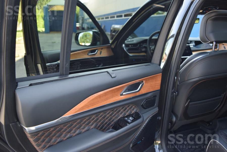 Melns Jeep Cherokee 2025 Rīga, ar dzinēja tilpumu 2.00 L un nobraukumu 21 tūkst. km par 65000 €, foto 22 vietnē AUTOMOTO.COM.LV