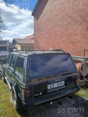 Black Jeep Cherokee 1992 in Valmiera, with an engine capacity of 4.00 L and mileage of 14 thousand km for 6200 €, photo 2 on AUTOMOTO.COM.LV
