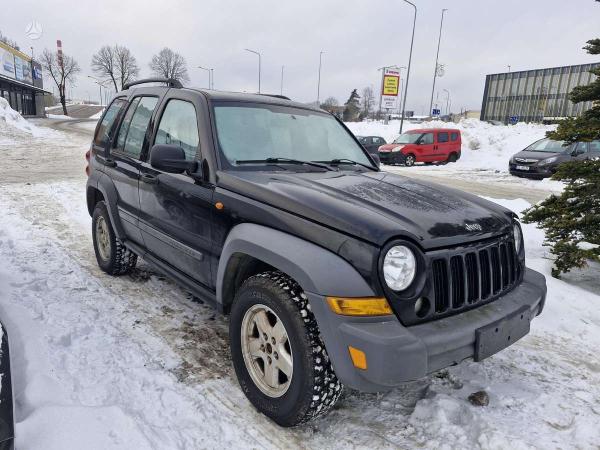 Melns Jeep Cherokee 2005 Klaipėda, ar dzinēja tilpumu 2.78 L un nobraukumu 184 tūkst. km par 3500 €, foto 1 vietnē AUTOMOTO.COM.LV
