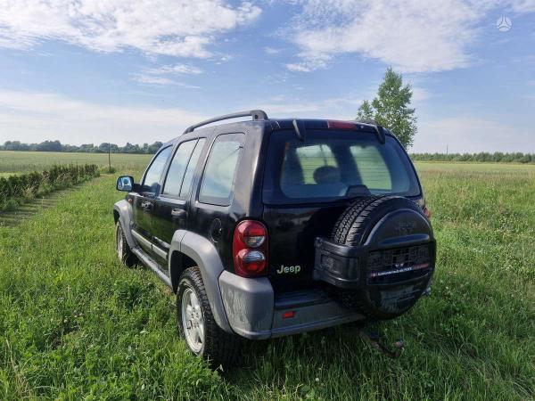 Melns Jeep Cherokee 2005 Klaipėda, ar dzinēja tilpumu 2.78 L un nobraukumu 184 tūkst. km par 3350 €, foto 4 vietnē AUTOMOTO.COM.LV