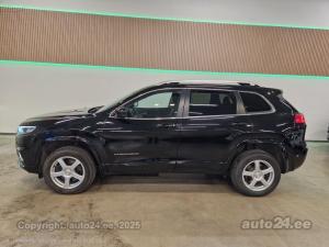 Black Jeep Cherokee 2019 in Tallinn, with an engine capacity of 2.20 L and mileage of 86 thousand km for 20900 €, photo 3 on AUTOMOTO.COM.LV