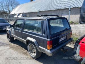 Zils Jeep Cherokee 1995 Tallina, ar dzinēja tilpumu 2.10 L un nobraukumu 325 tūkst. km par 1890 €, foto  vietnē AUTOMOTO.COM.LV
