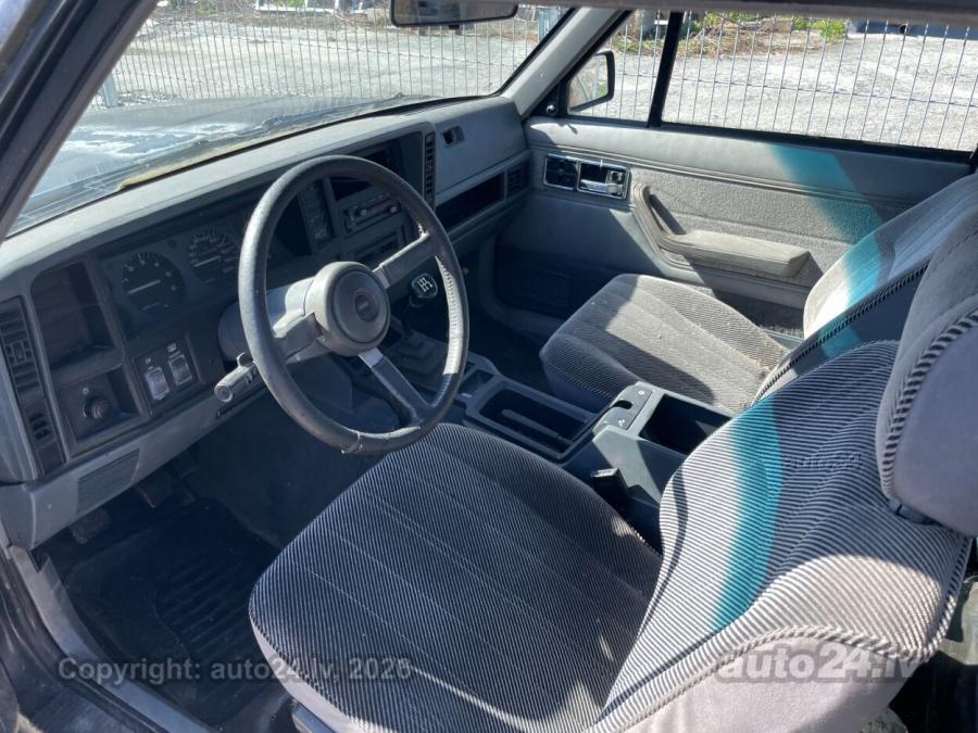 Zils Jeep Cherokee 1995 Tallina, ar dzinēja tilpumu 2.10 L un nobraukumu 325 tūkst. km par 1890 €, foto 5 vietnē AUTOMOTO.COM.LV