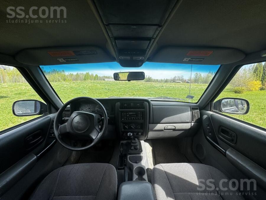 Zils Jeep Cherokee 1998 Balvi, ar dzinēja tilpumu 2.50 L un nobraukumu 0 tūkst. km par 2900 €, foto 9 vietnē AUTOMOTO.COM.LV