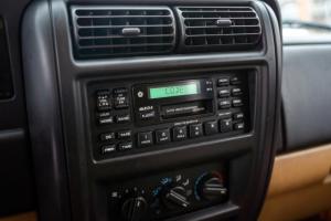Zils Jeep Cherokee 1998 Rīga, ar dzinēja tilpumu 2.50 L un nobraukumu 118 tūkst. km par 6900 €, foto 6 vietnē AUTOMOTO.COM.LV
