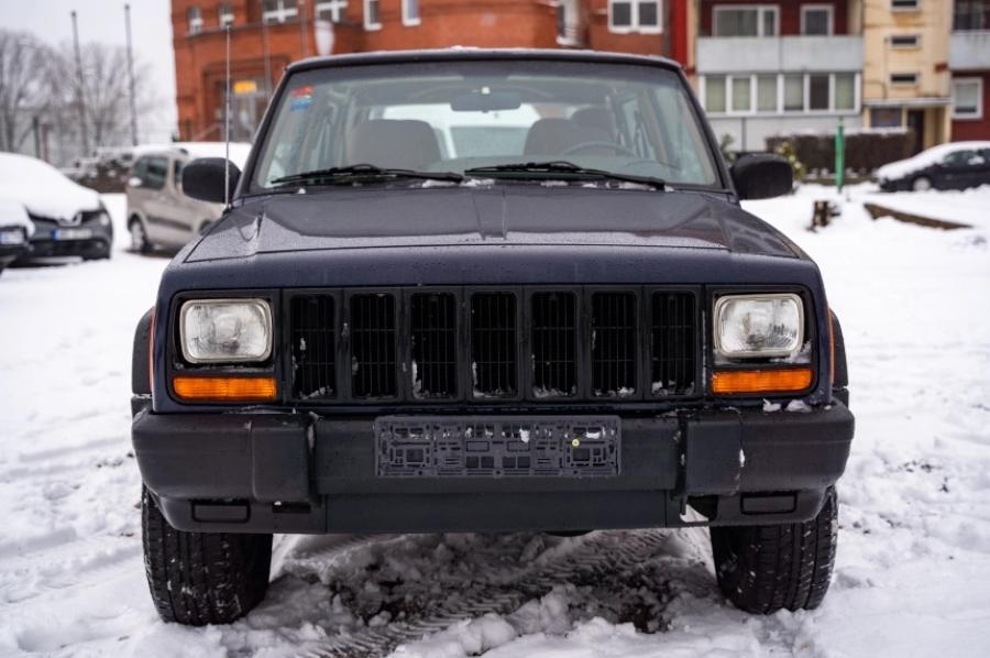 Zils Jeep Cherokee 1998 Rīga, ar dzinēja tilpumu 2.50 L un nobraukumu 118 tūkst. km par 6900 €, foto 14 vietnē AUTOMOTO.COM.LV