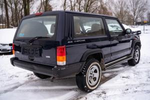 Zils Jeep Cherokee 1998 Rīga, ar dzinēja tilpumu 2.50 L un nobraukumu 118 tūkst. km par 6900 €, foto 22 vietnē AUTOMOTO.COM.LV