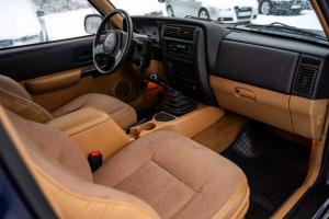 Zils Jeep Cherokee 1998 Rīga, ar dzinēja tilpumu 2.50 L un nobraukumu 118 tūkst. km par 6900 €, foto 30 vietnē AUTOMOTO.COM.LV