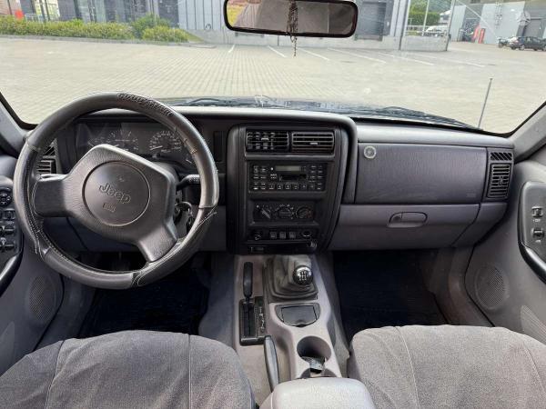 Blue Jeep Cherokee 1998 in Vilnius, with an engine capacity of 2.50 L and mileage of 258 thousand km for 3500 €, photo 6 on AUTOMOTO.COM.LV
