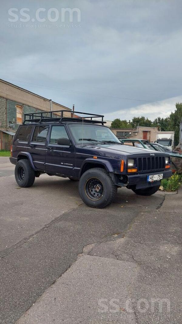 Zils Jeep Cherokee 1998 Rīga, ar dzinēja tilpumu 2.50 L un nobraukumu 333 tūkst. km par 3000 €, foto 1 vietnē AUTOMOTO.COM.LV