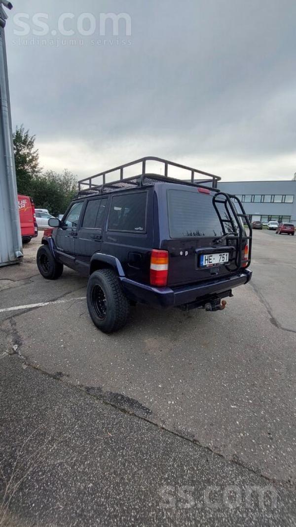 Zils Jeep Cherokee 1998 Rīga, ar dzinēja tilpumu 2.50 L un nobraukumu 333 tūkst. km par 3000 €, foto 3 vietnē AUTOMOTO.COM.LV
