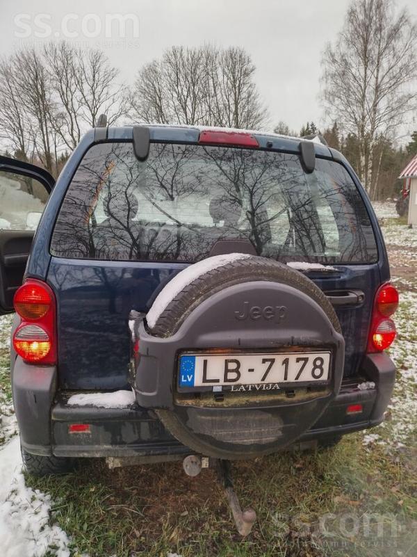 Blue Jeep Cherokee 2001 in Preili, with an engine capacity of 2.50 L and mileage of 0 thousand km for 2300 €, photo 7 on AUTOMOTO.COM.LV