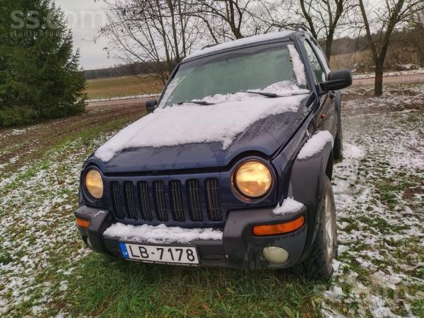 Blue Jeep Cherokee 2001 in Preili, with an engine capacity of 2.50 L and mileage of 0 thousand km for 2300 €, photo 8 on AUTOMOTO.COM.LV